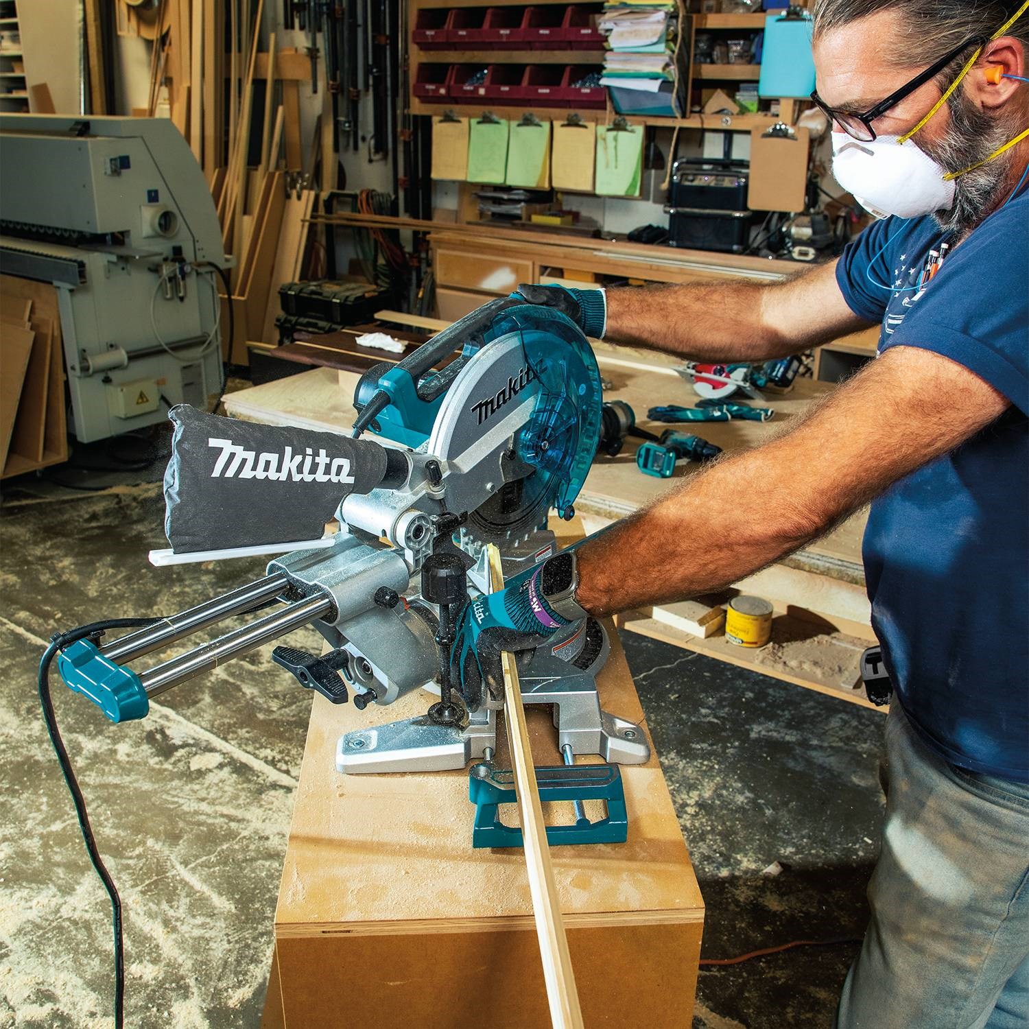 Makita Cuts In with New 10-Inch Compound Miter Saw - Contractor Supply ...